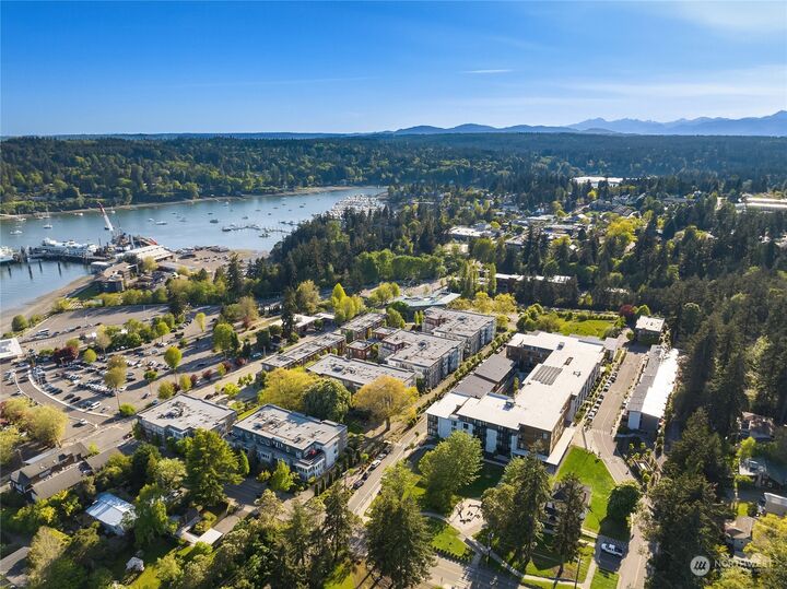 Home for sale in Bainbridge Island: 190 Harbor Square Loop NE C330 ...