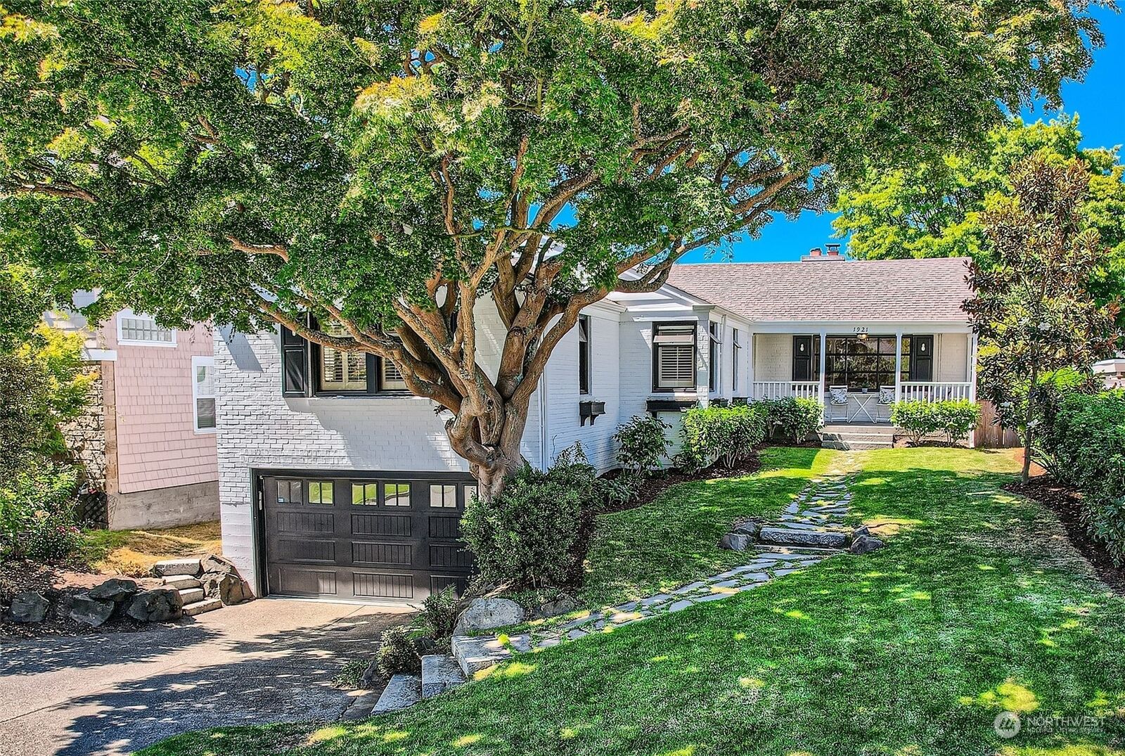 Home for sale in Seattle: 1921 Edgemont Place W, Seattle, WA 98199