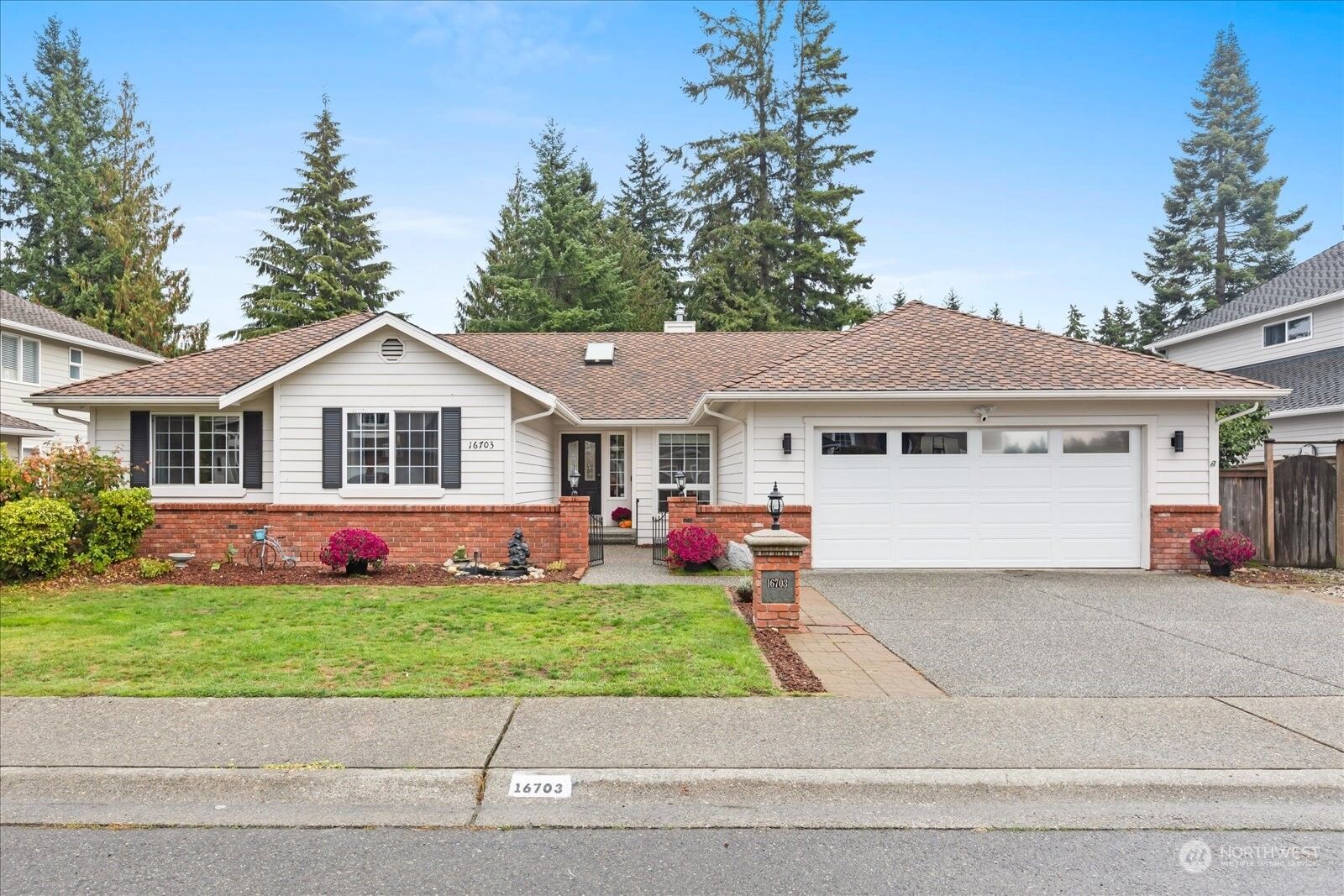 House for sale in Lynnwood: 16703 56th Place W, Lynnwood, WA 98037