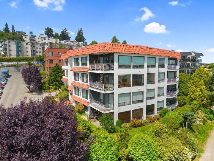 MLS#2260256: 610 Wheeler Street 301, Seattle, WA 98109