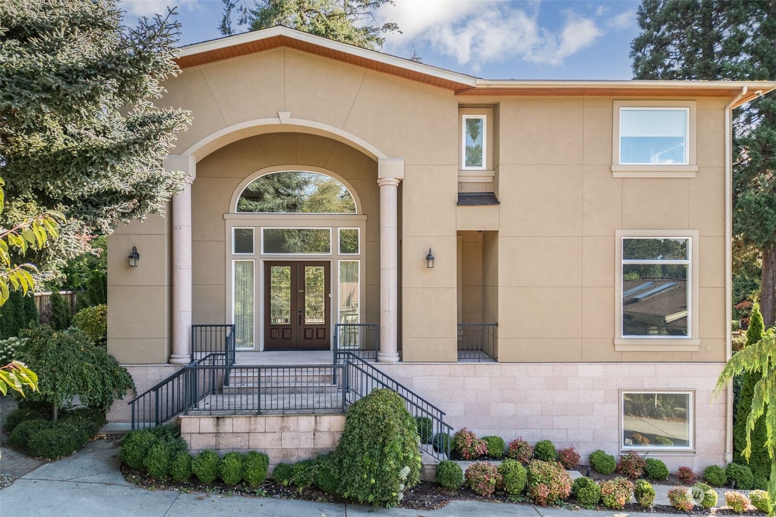 4 bed Bellevue home for lease: 9426 Lake Washington Boulevard NE ...