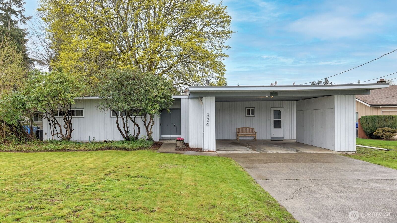 3 bed Sumner home for sale: 324 Valley Avenue E, Sumner, WA 98390