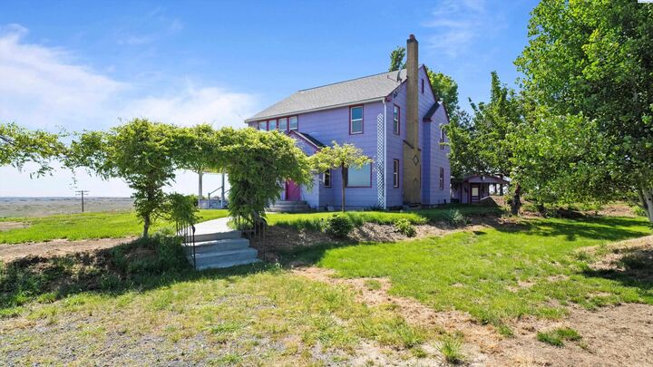 5 bed Connell home for sale: 411 Moon Rd., Connell, WA 99326