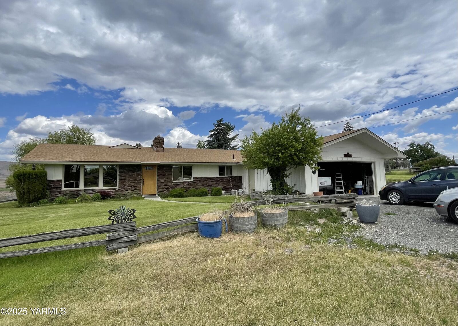 MLS#25-1414: 654 Brathovde Rd, Selah, WA 98942