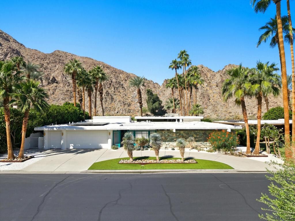 Home for sale in Indian Wells: 46315 Manitou Drive, Indian Wells, CA 92210