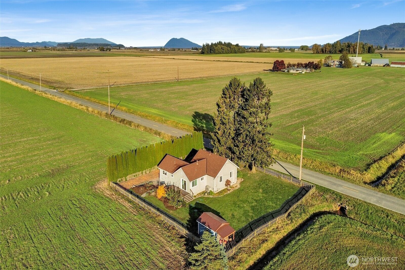 MLS#2443158: 14984 Sunset Road, Bow, WA 98232