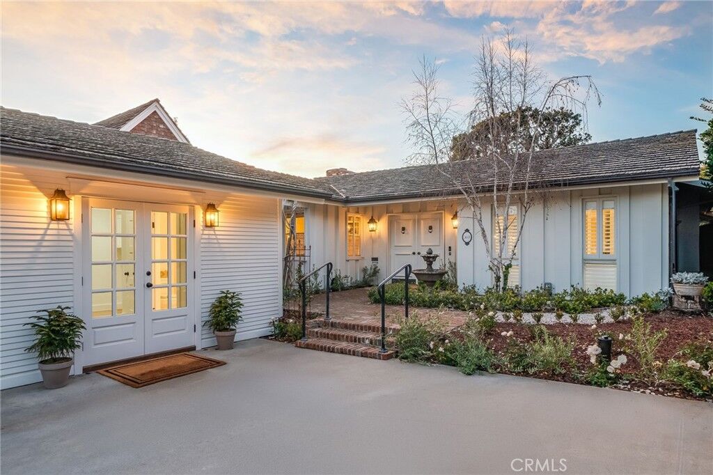 MLS#LG25265213: 360 Diamond, Laguna Beach, CA 92651