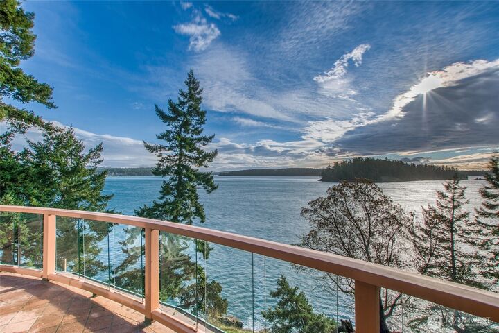 House for sale in Orcas Island: 1687 1689 Spring Point Rd, Orcas Island ...