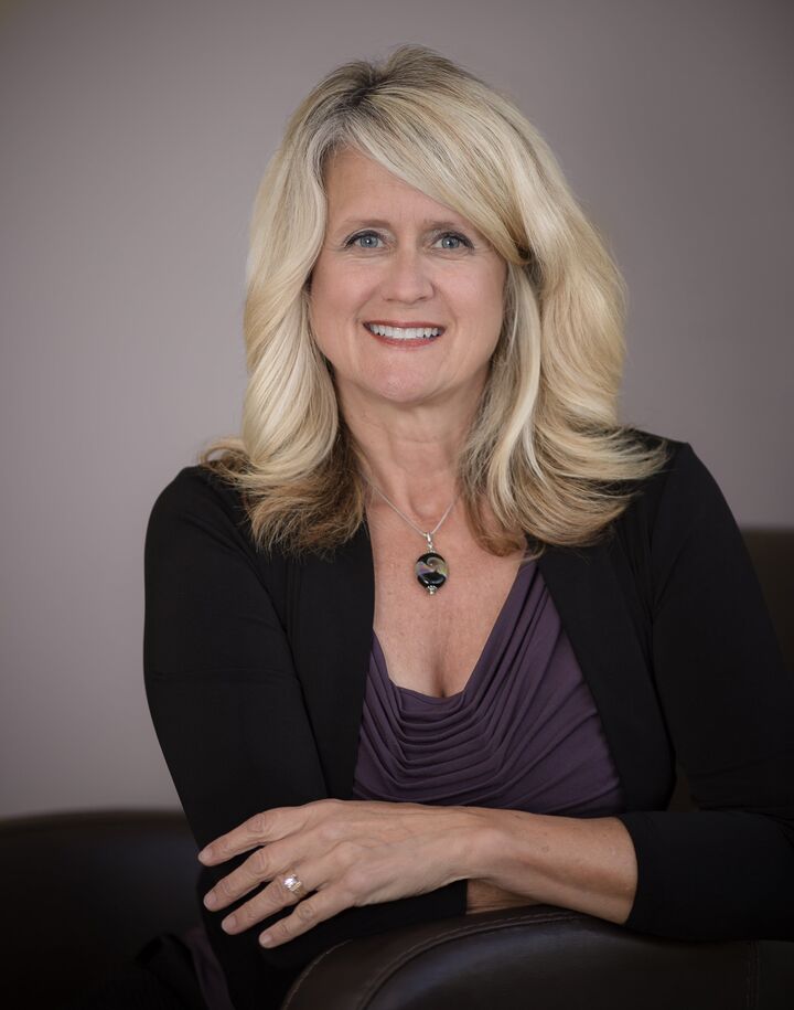 Lisa Blakeney - Schmidt Realtors - - Schmidt Realtors - - Coldwell ...